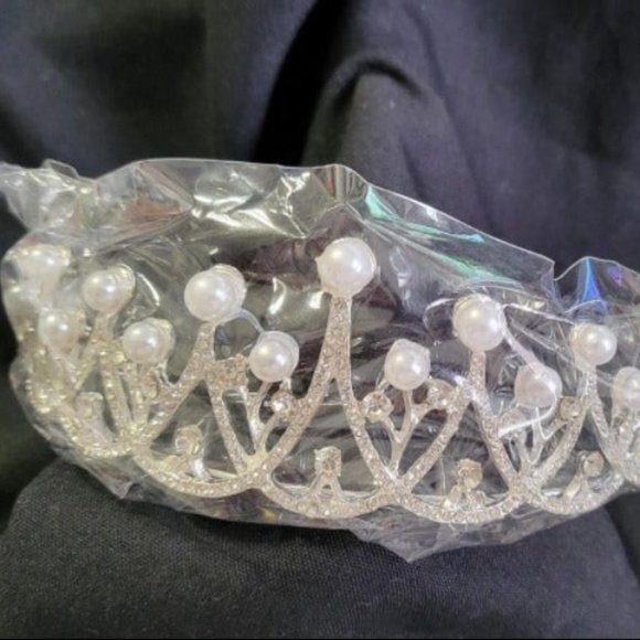 Accessories | Nwor Stunning Pearl Tiara | Poshmark